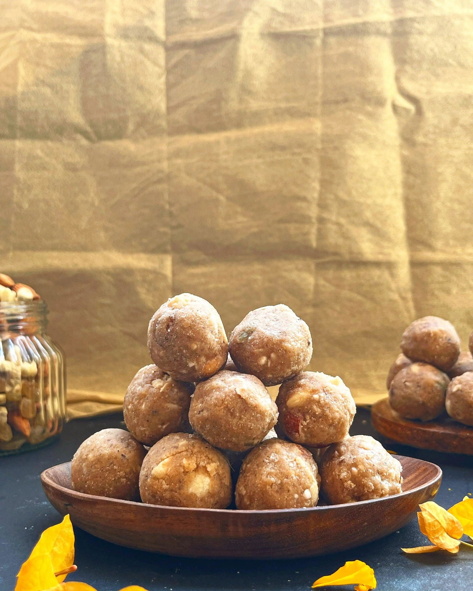 Desi Ghee Atta Laddoo Nanis Homemade Atta Gond Laddoo Nani Ka Pitara