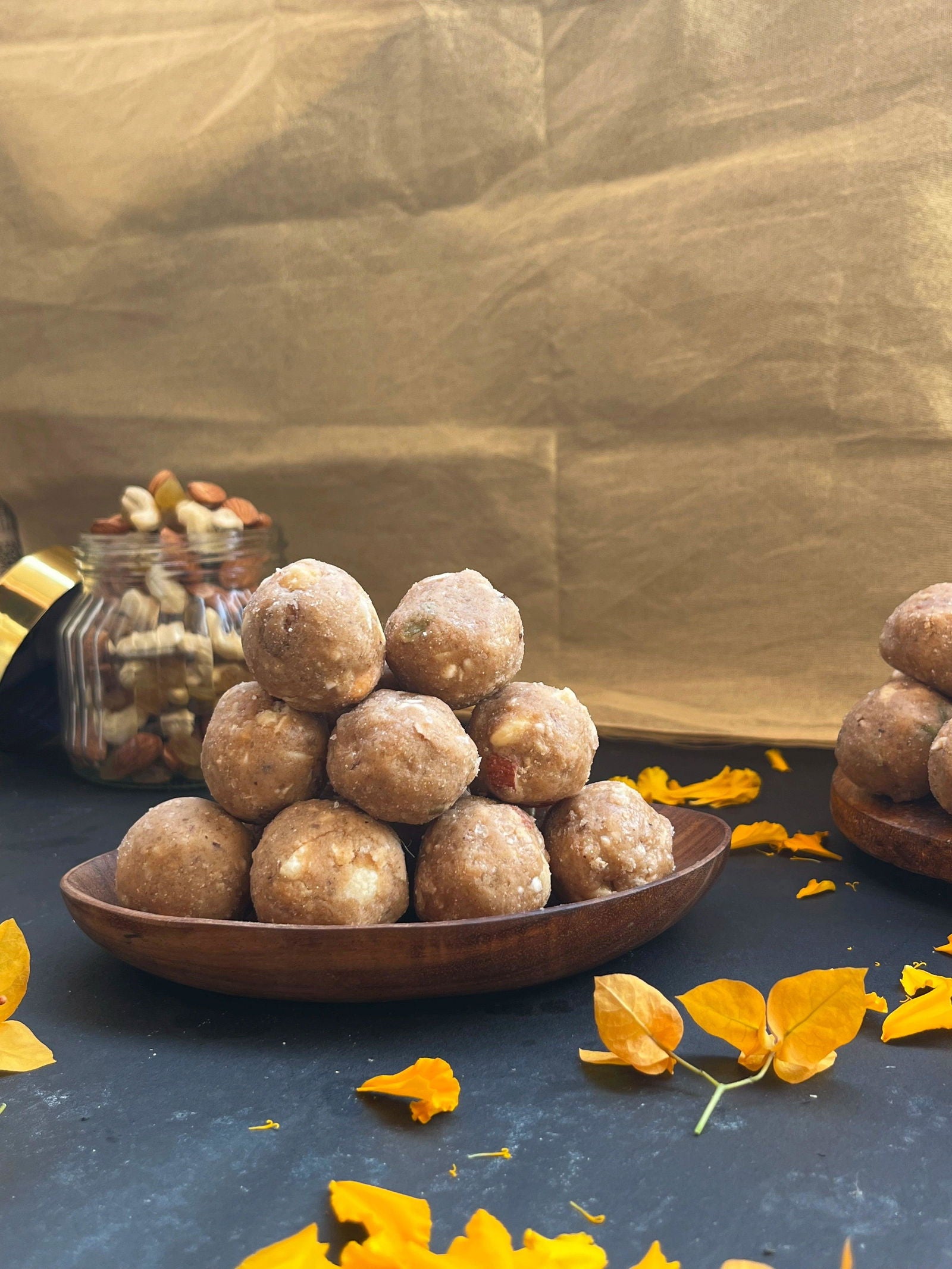 Desi Ghee Atta Laddoo Nanis Homemade Atta Gond Laddoo Nani Ka Pitara